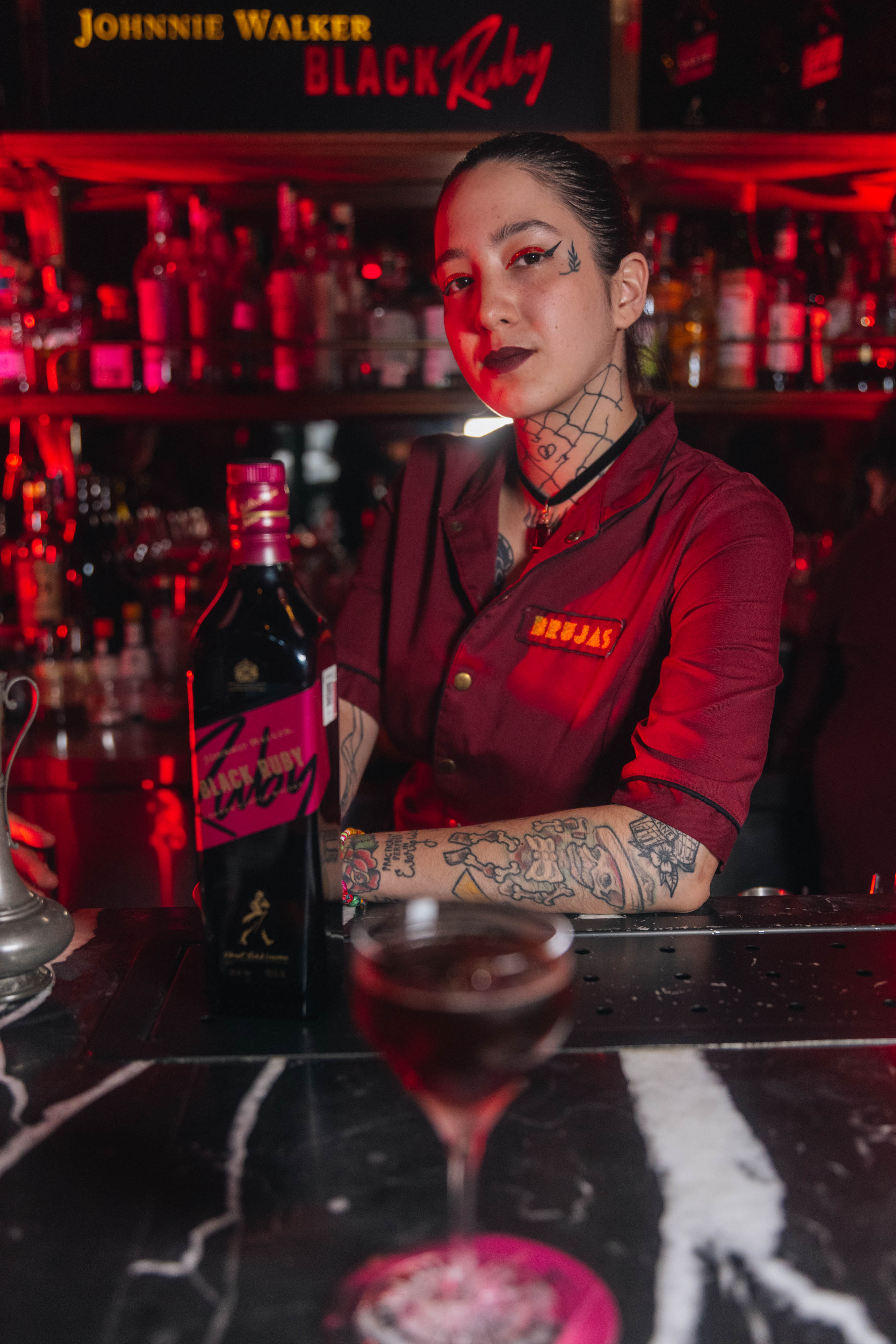 Johnnie Walker Black Ruby, un espectáculo de rubíes que toma la Ciudad ...