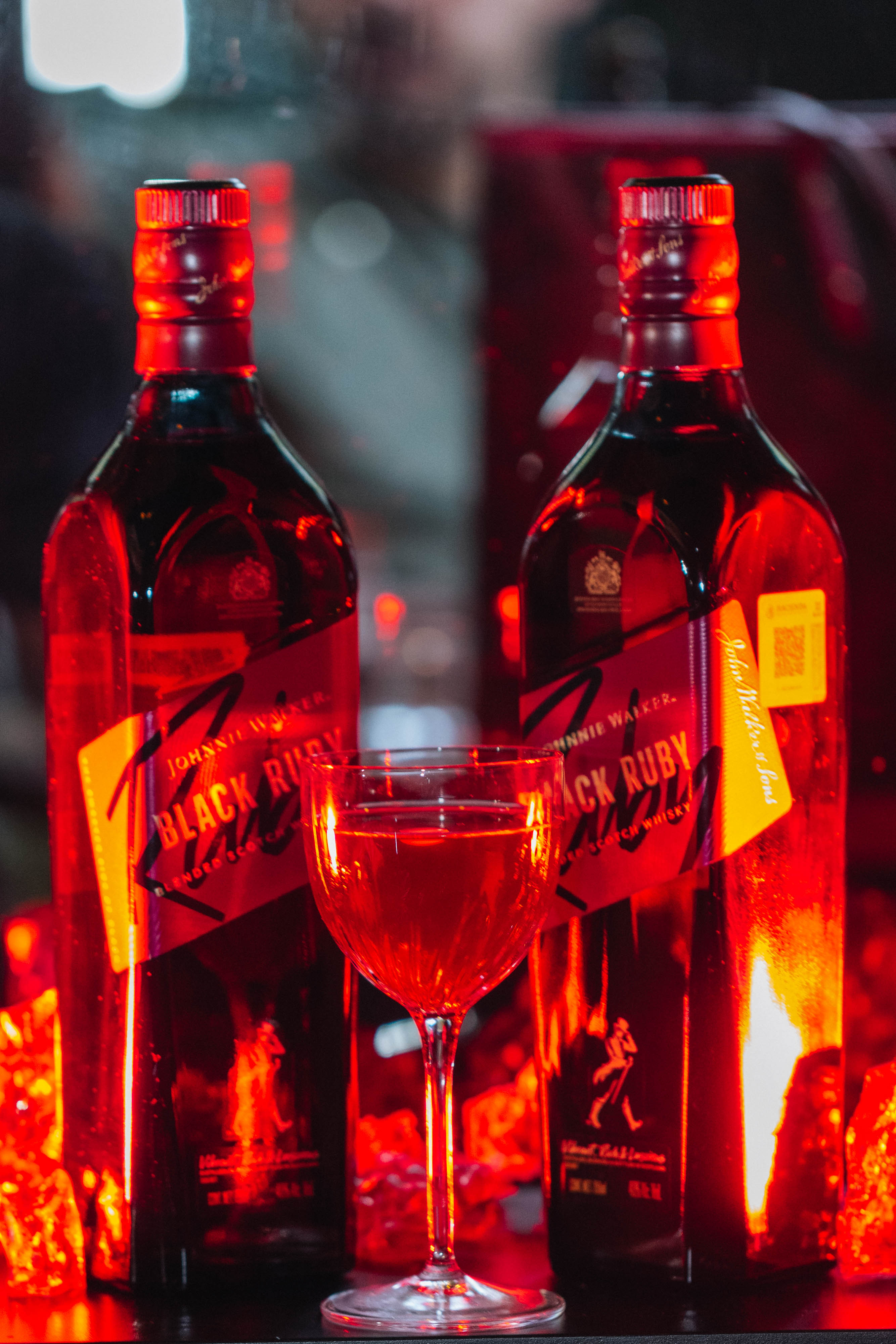Johnnie Walker Black Ruby, un espectáculo de rubíes que toma la Ciudad ...