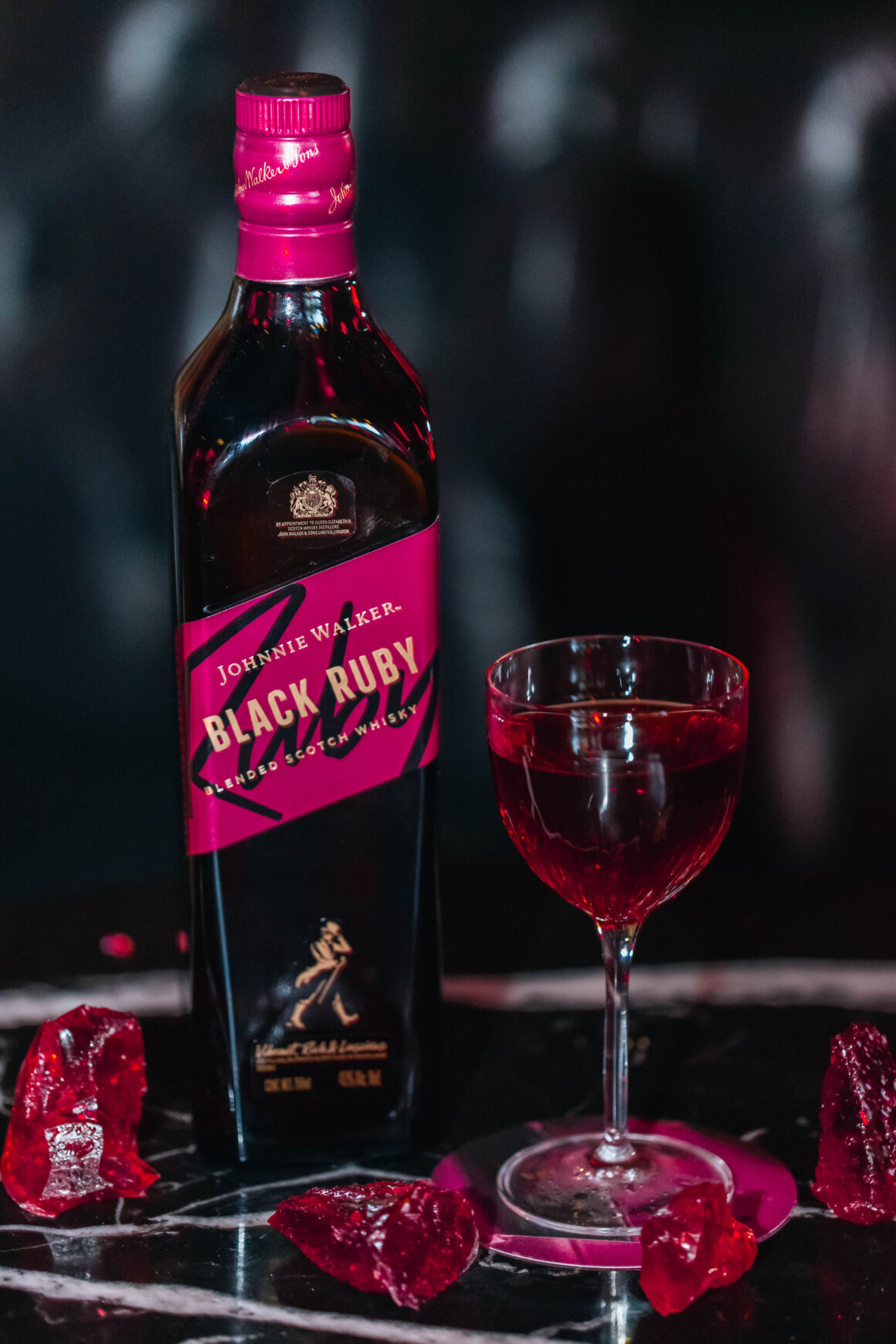 Johnnie Walker Black Ruby, un espectáculo de rubíes que toma la Ciudad ...