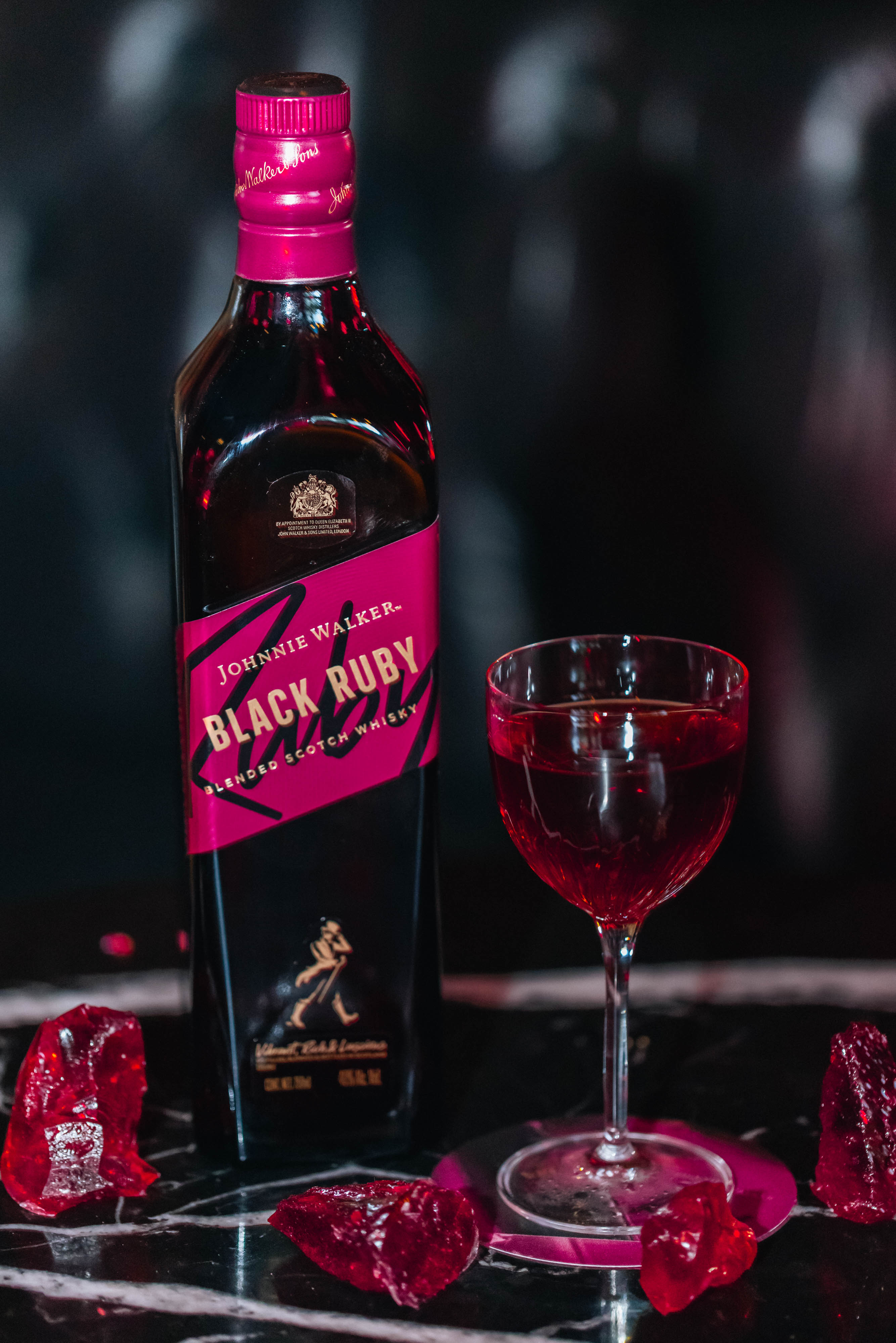 Johnnie Walker Black Ruby, un espectáculo de rubíes que toma la Ciudad ...