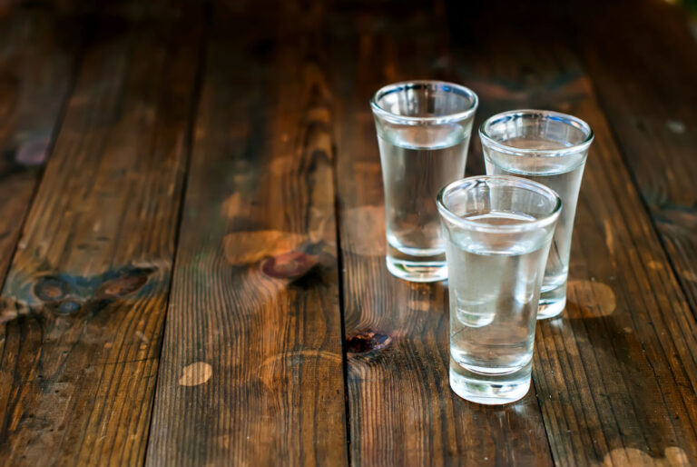 Aguardiente: Una bebida ancestral - Dapper Magazine