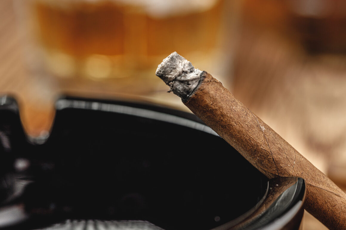 La Guía Dapper para fumar tu primer puro - Dapper Magazine